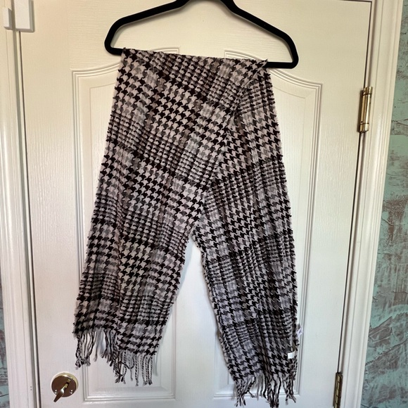 Posh Fleece | Accessories | Rare Posh Fleece Australian 0woolscarf ...